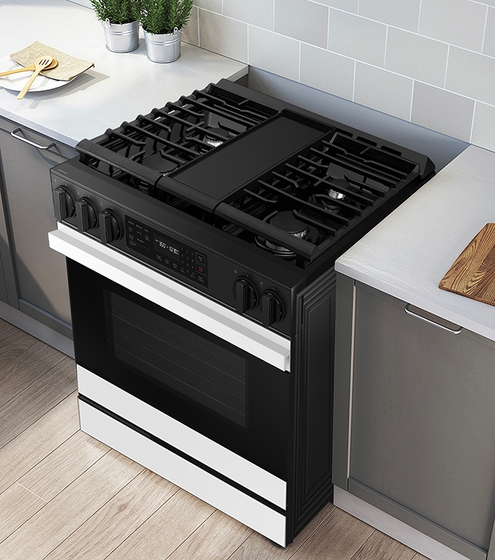 Bespoke Smart Slide-In Gas Range 6.0 cu. ft. in White Glass with Air ...